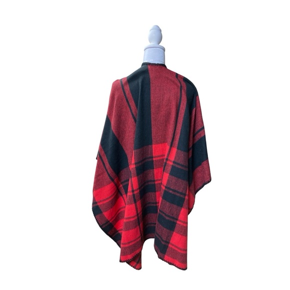 Time and Tru | Accessories | Buffalo Plaid Ruana Layering Piece Wrap ...